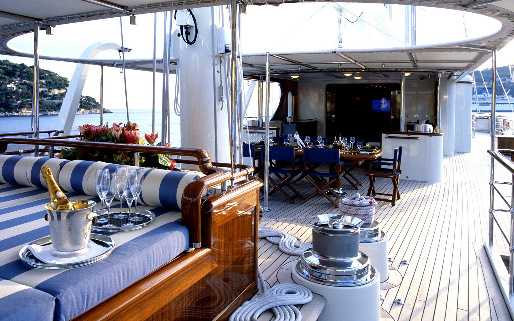 Yacht ATHENA, Royal Huisman | CHARTERWORLD Luxury Superyacht Charters